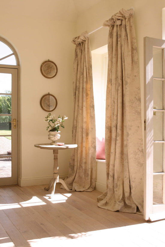 Roses Oyster – Kate Forman Designs